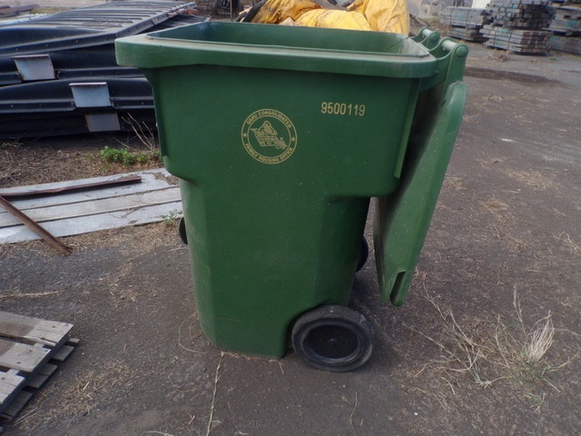 ASSORTED 2 YARD AND PLASTIC TRASH BINS ON WHEELS | HAWAII - JS ...