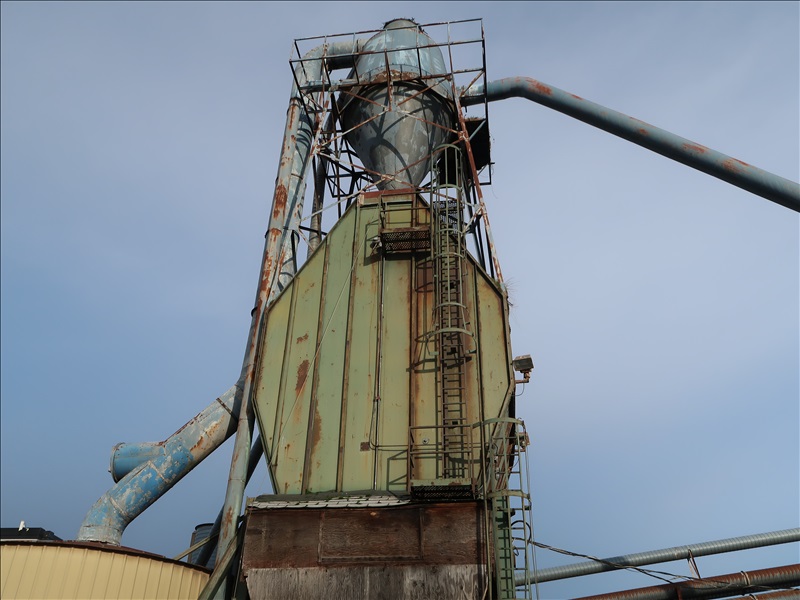 APPROX 14-UNIT HYDRAULIC OPERATED CHIP BIN W/15 HP HYDRAULIC UNIT ...